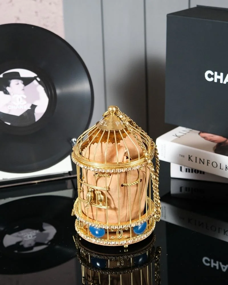 Top mirror Chanel Round Satchel