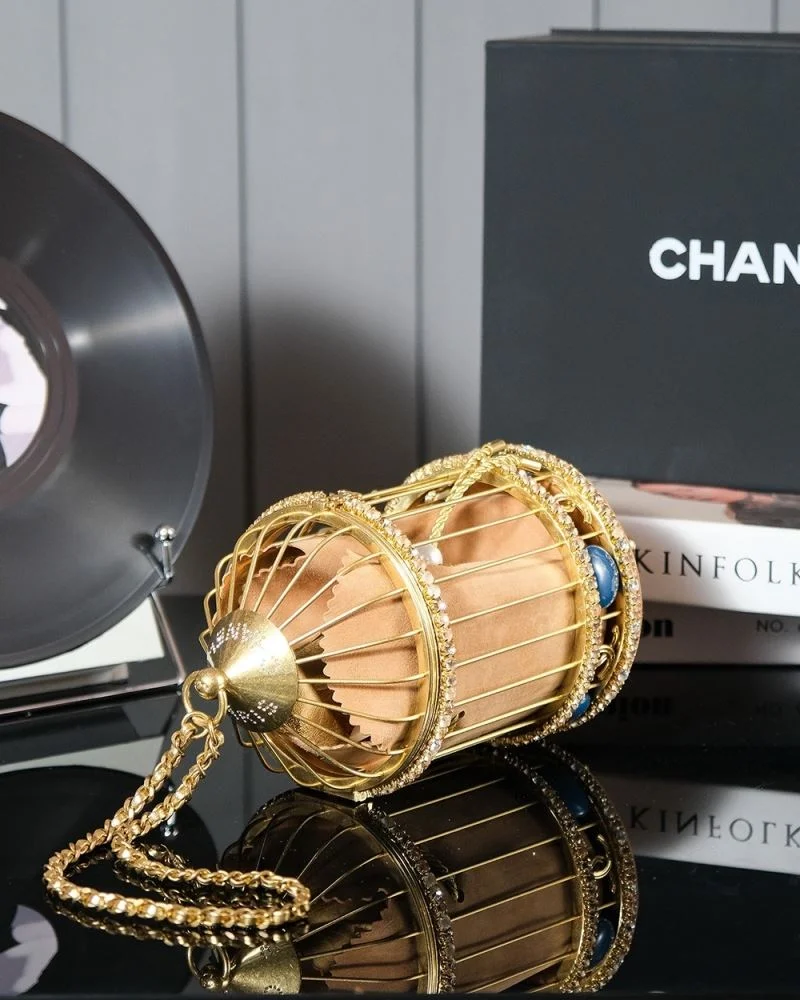Top mirror Chanel Round Satchel