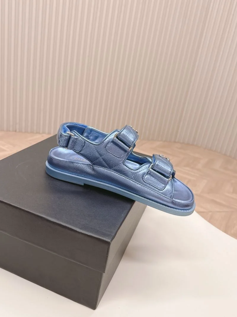 Top match Chanel Sandals
