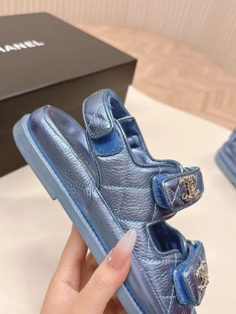 Top match Chanel Sandals