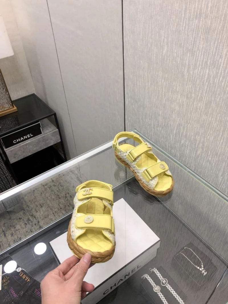 Top match Chanel Sandals