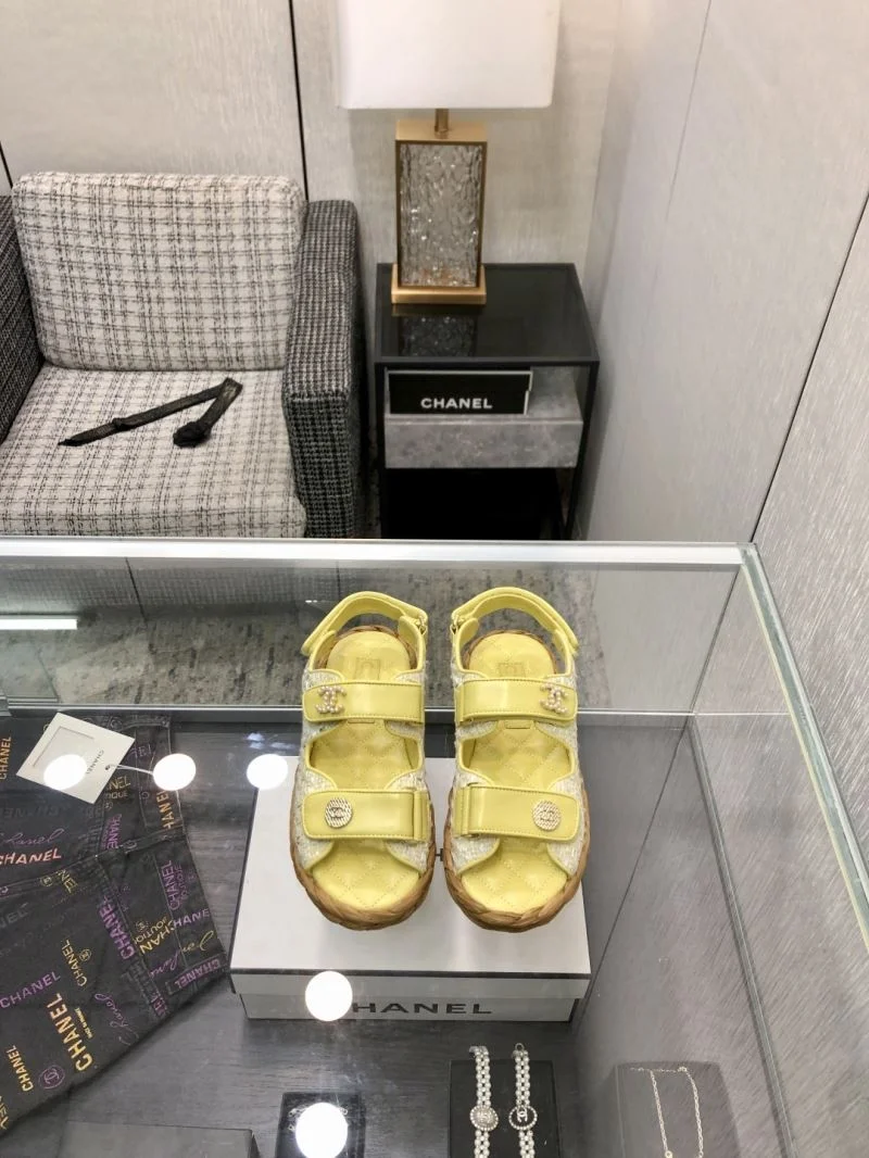 Top match Chanel Sandals