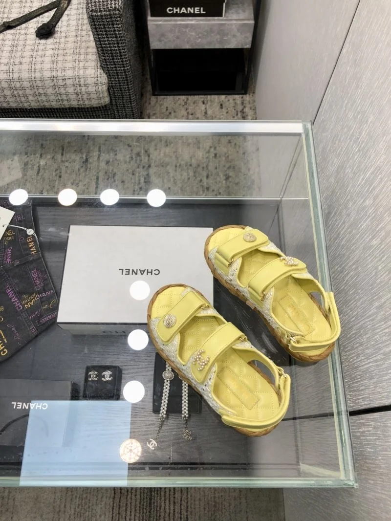 Top match Chanel Sandals