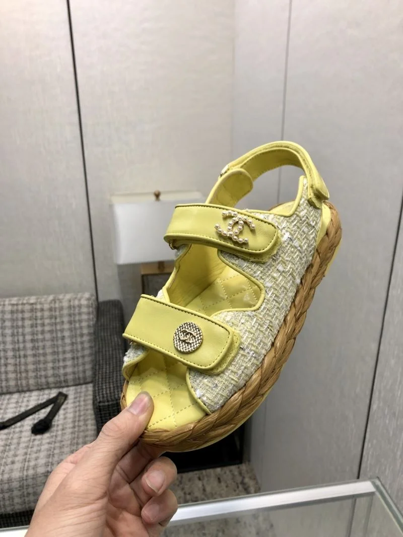 Top match Chanel Sandals