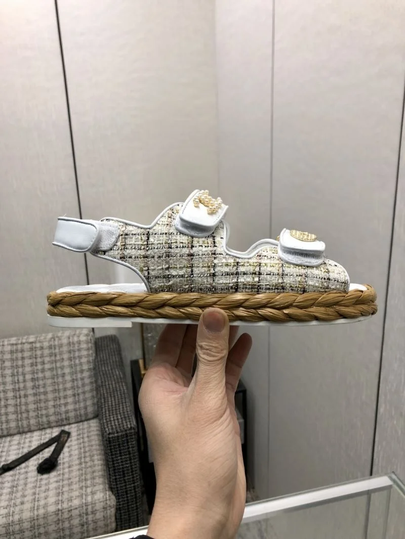Top mirror Chanel Sandals