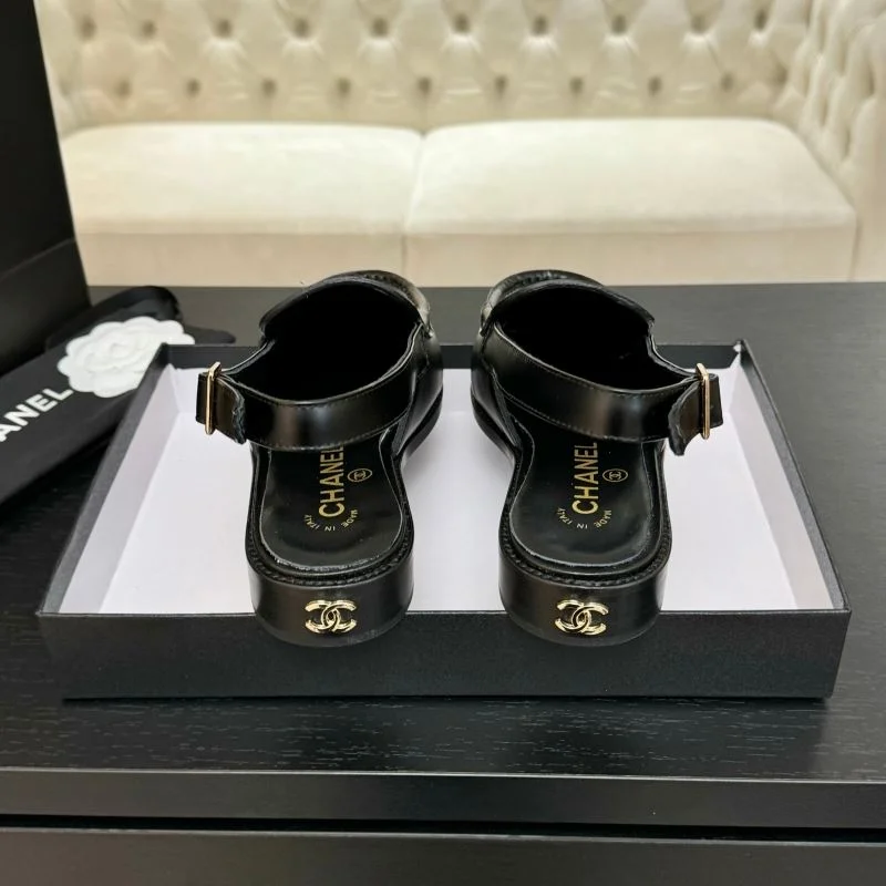 Top mirror Chanel Sandals