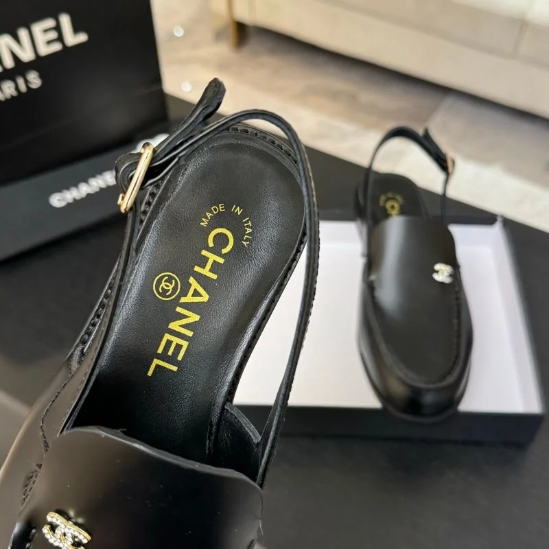 Top mirror Chanel Sandals