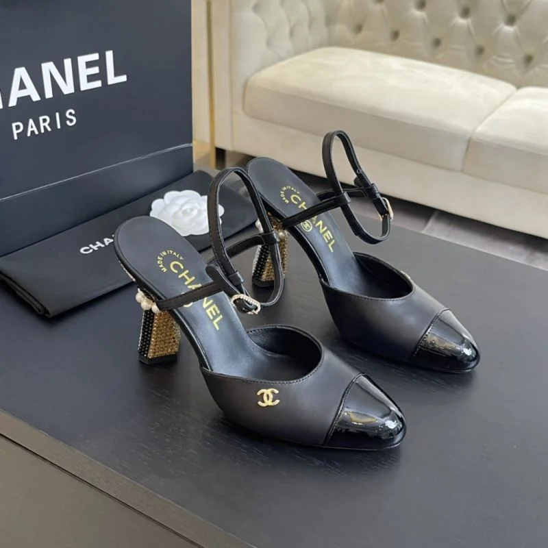 Top mirror Chanel Sandals