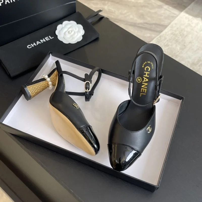 Top mirror Chanel Sandals