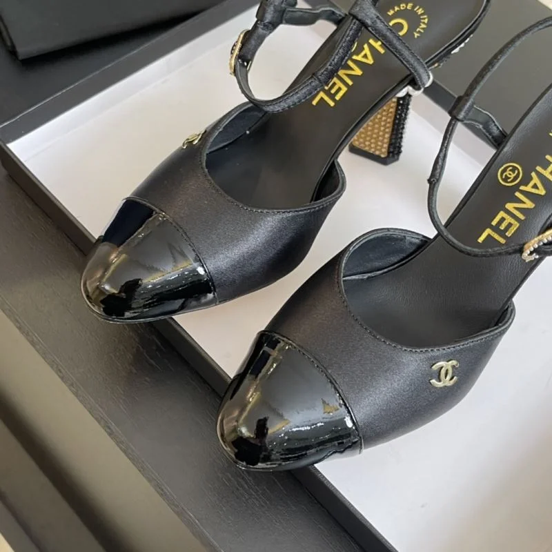 Top mirror Chanel Sandals
