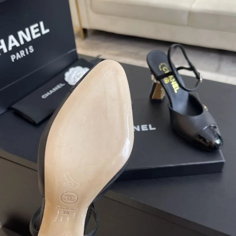 Top mirror Chanel Sandals