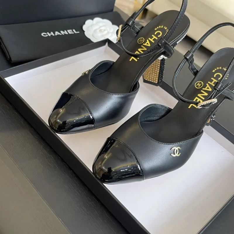 Top mirror Chanel Sandals