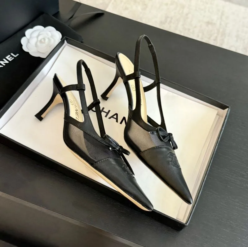 Top match Chanel Sandals