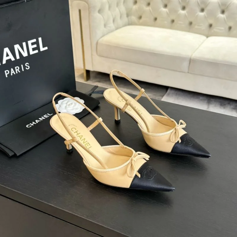 Top match Chanel Sandals