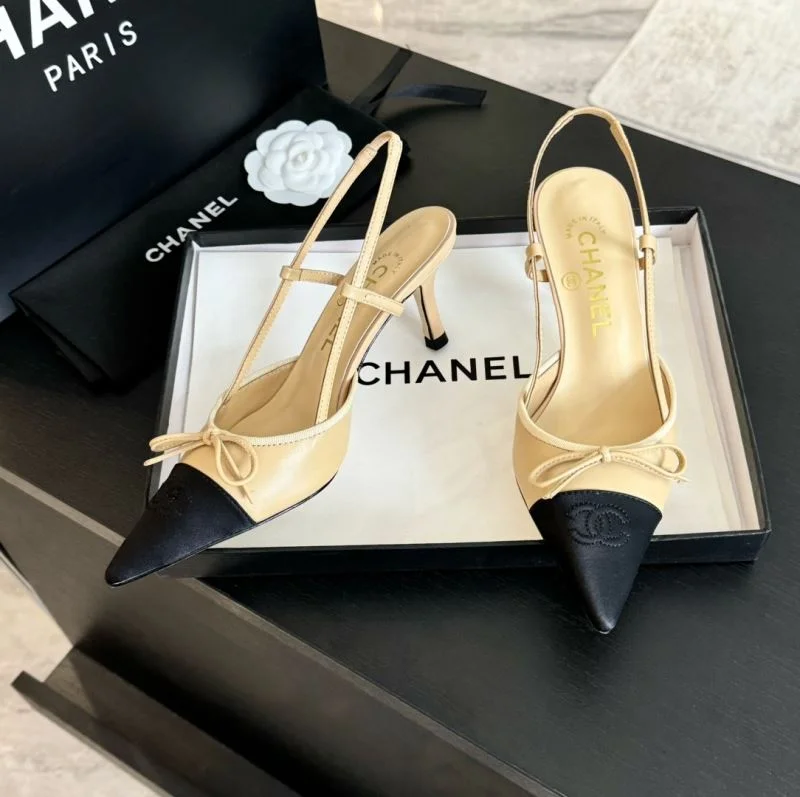 Top match Chanel Sandals
