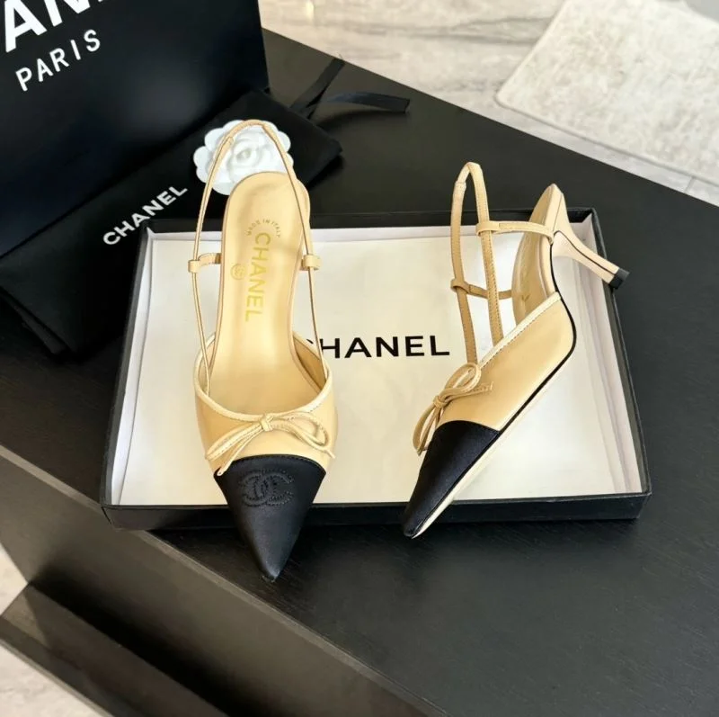 Top match Chanel Sandals