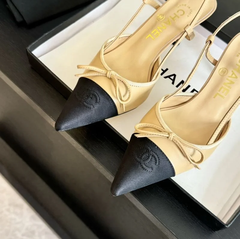 Top match Chanel Sandals