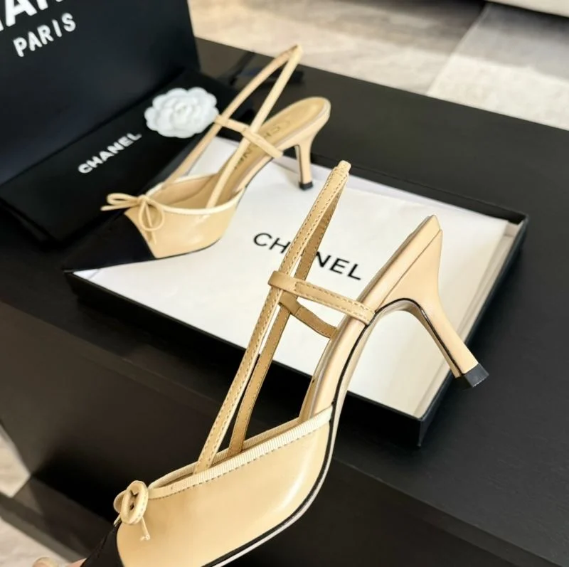 Top match Chanel Sandals