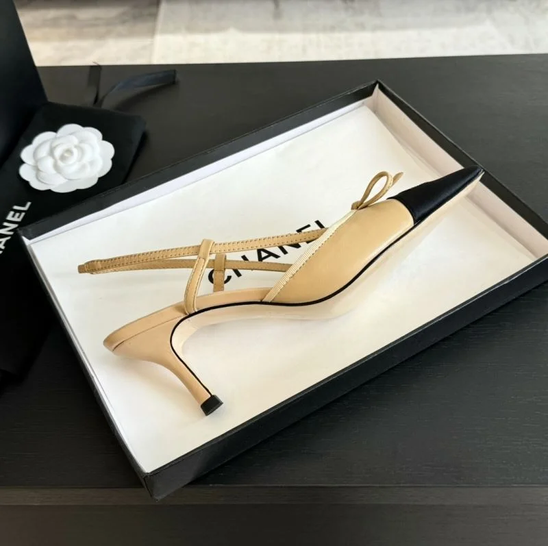Top match Chanel Sandals