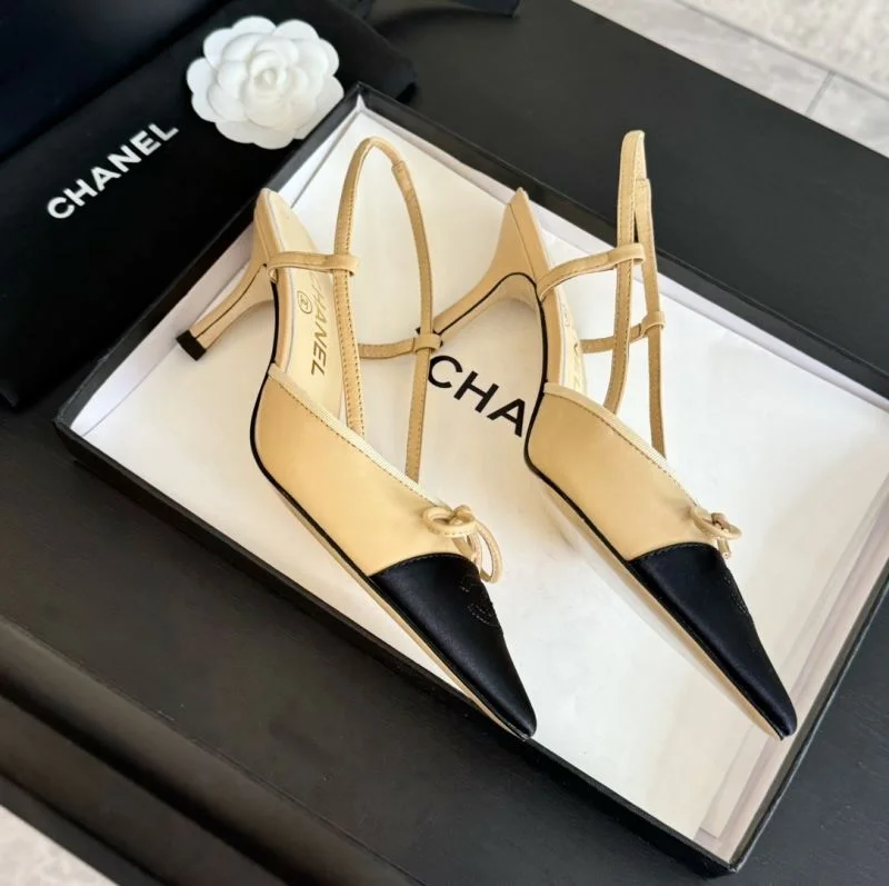 Top match Chanel Sandals
