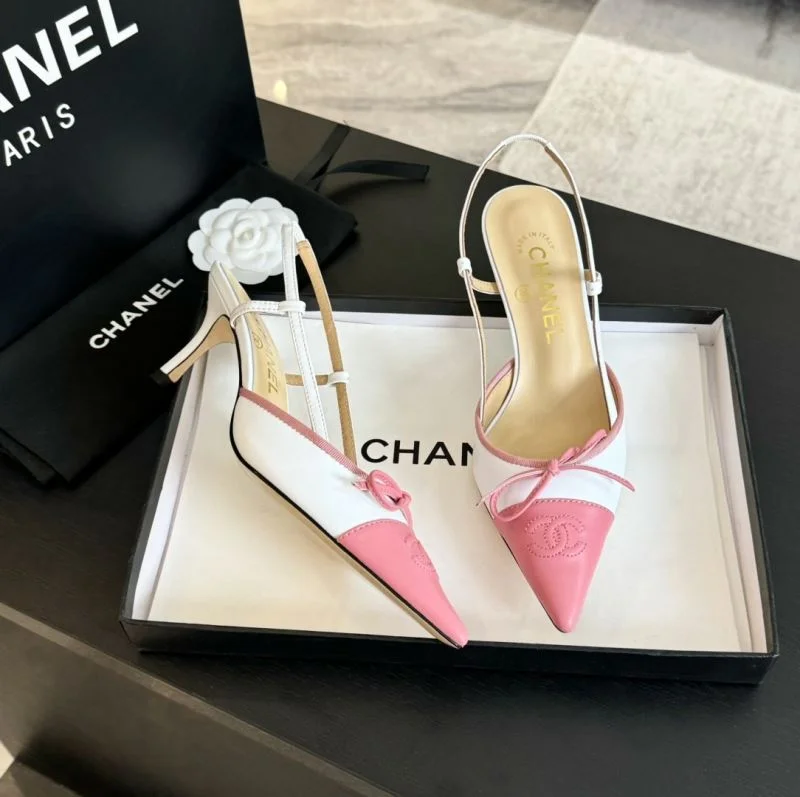 Top match Chanel Sandals