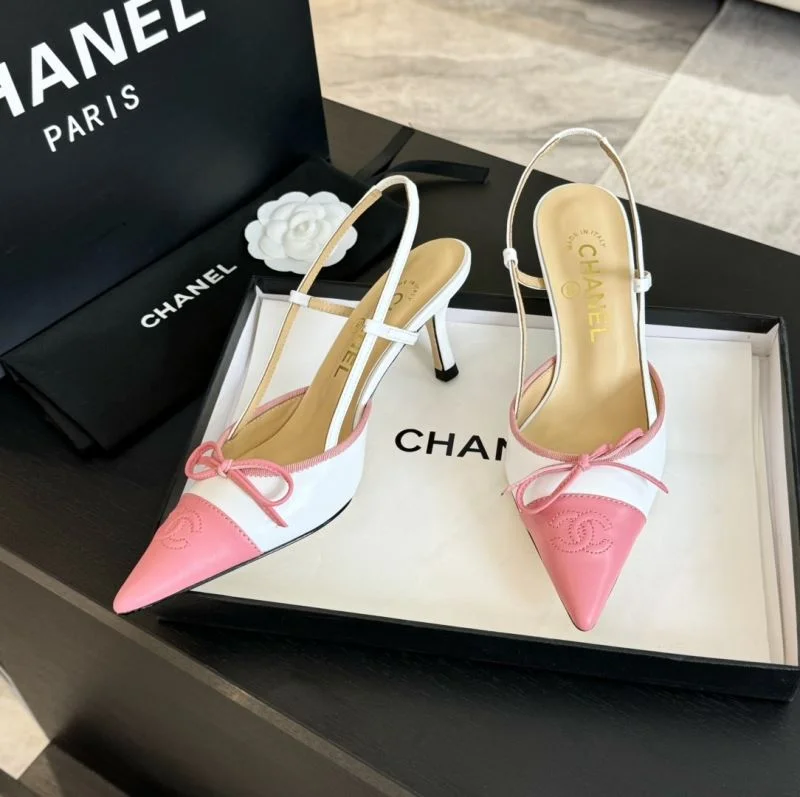 Top match Chanel Sandals