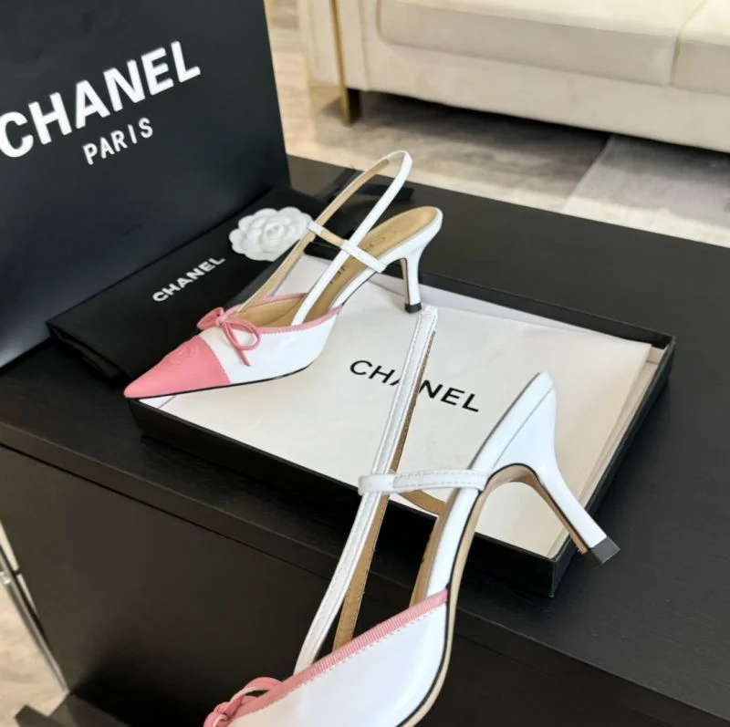 Top match Chanel Sandals