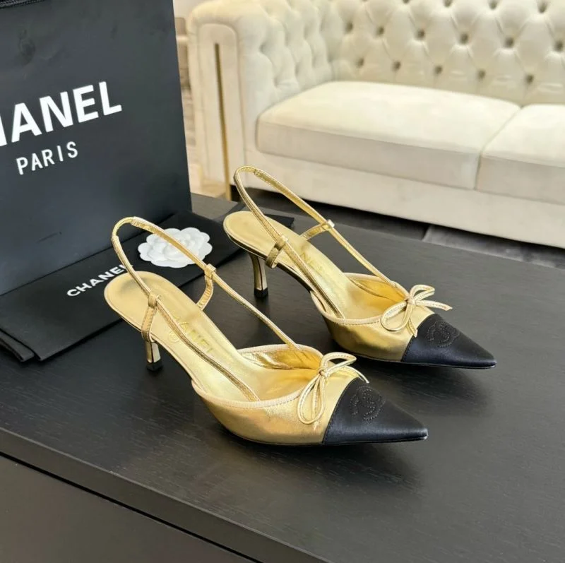 Top mirror Chanel Sandals