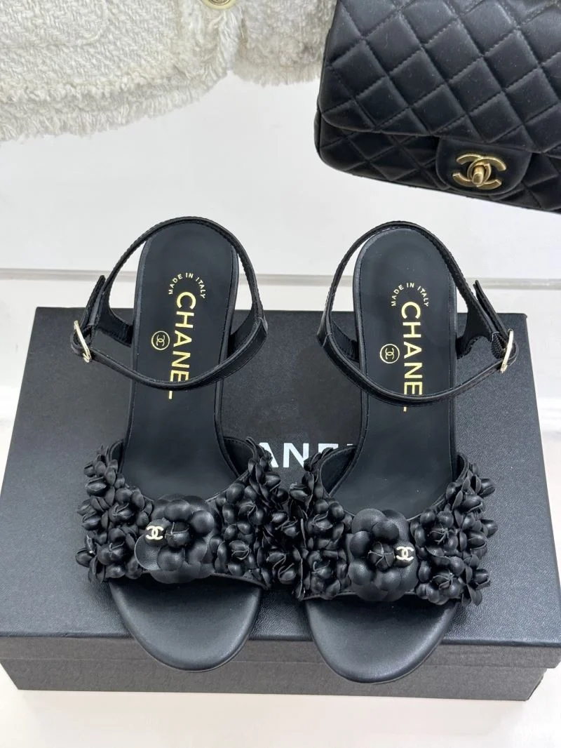Top mirror Chanel Sandals