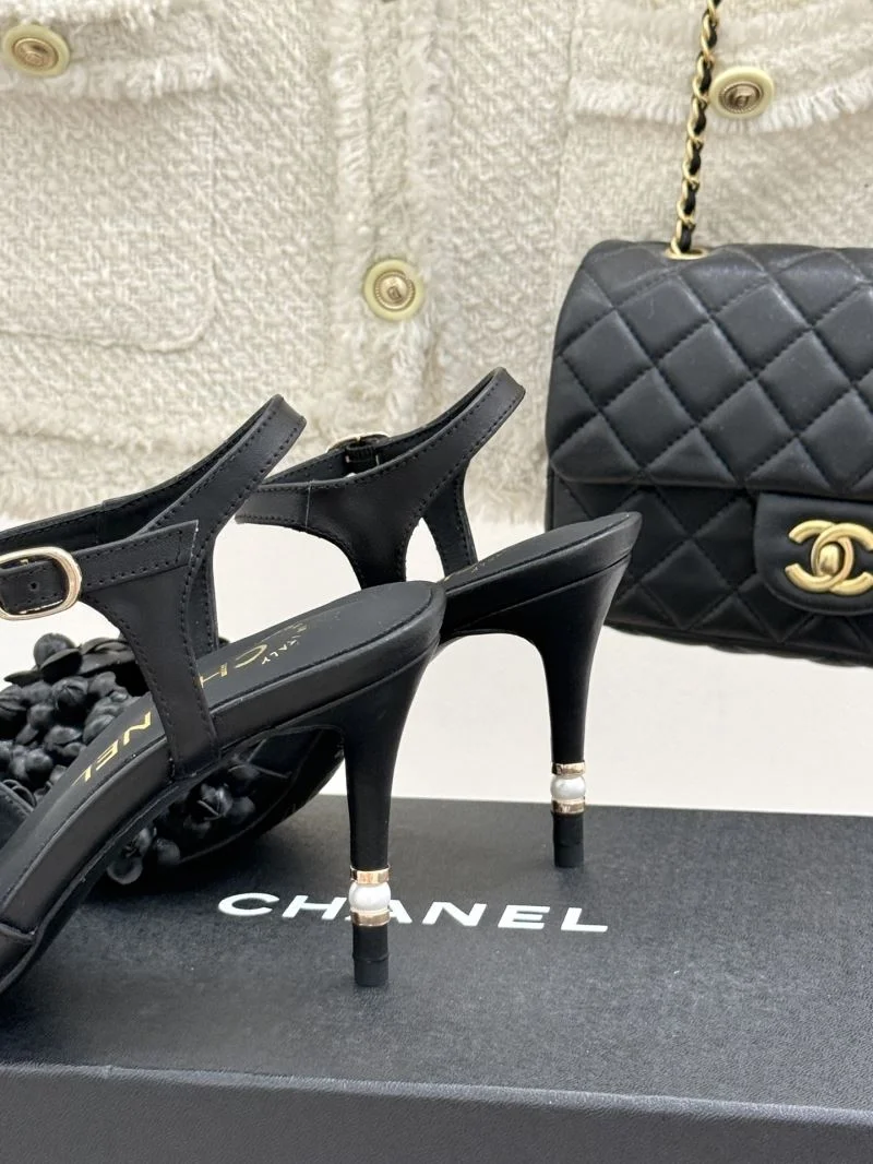 Top mirror Chanel Sandals