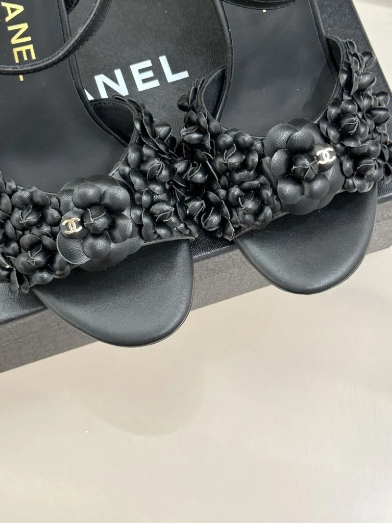 Top mirror Chanel Sandals
