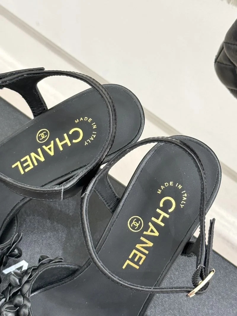 Top mirror Chanel Sandals