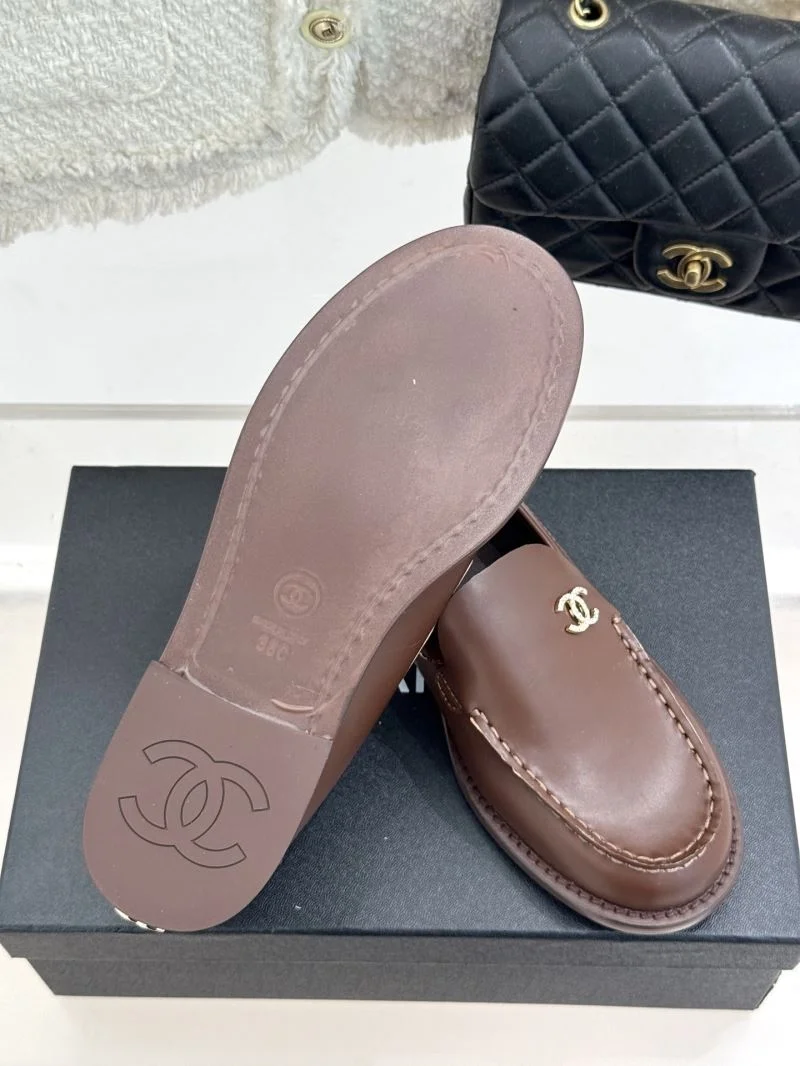 Top mirror Chanel Sandals