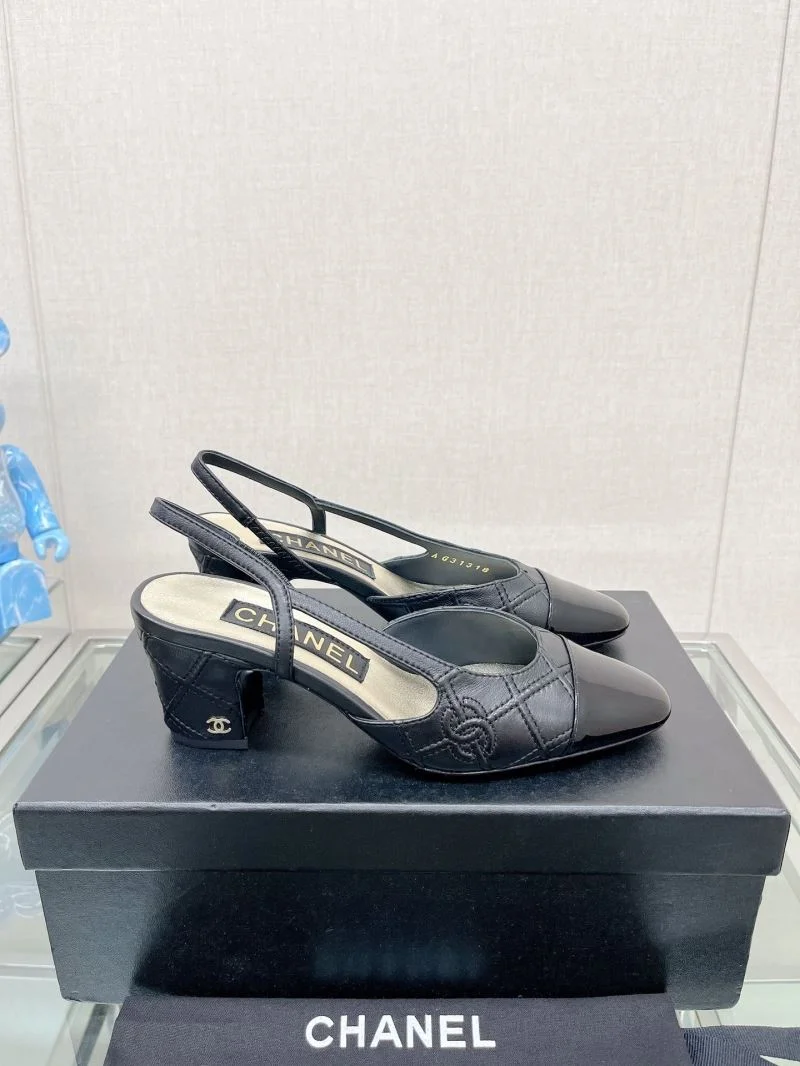 Top mirror Chanel Sandals