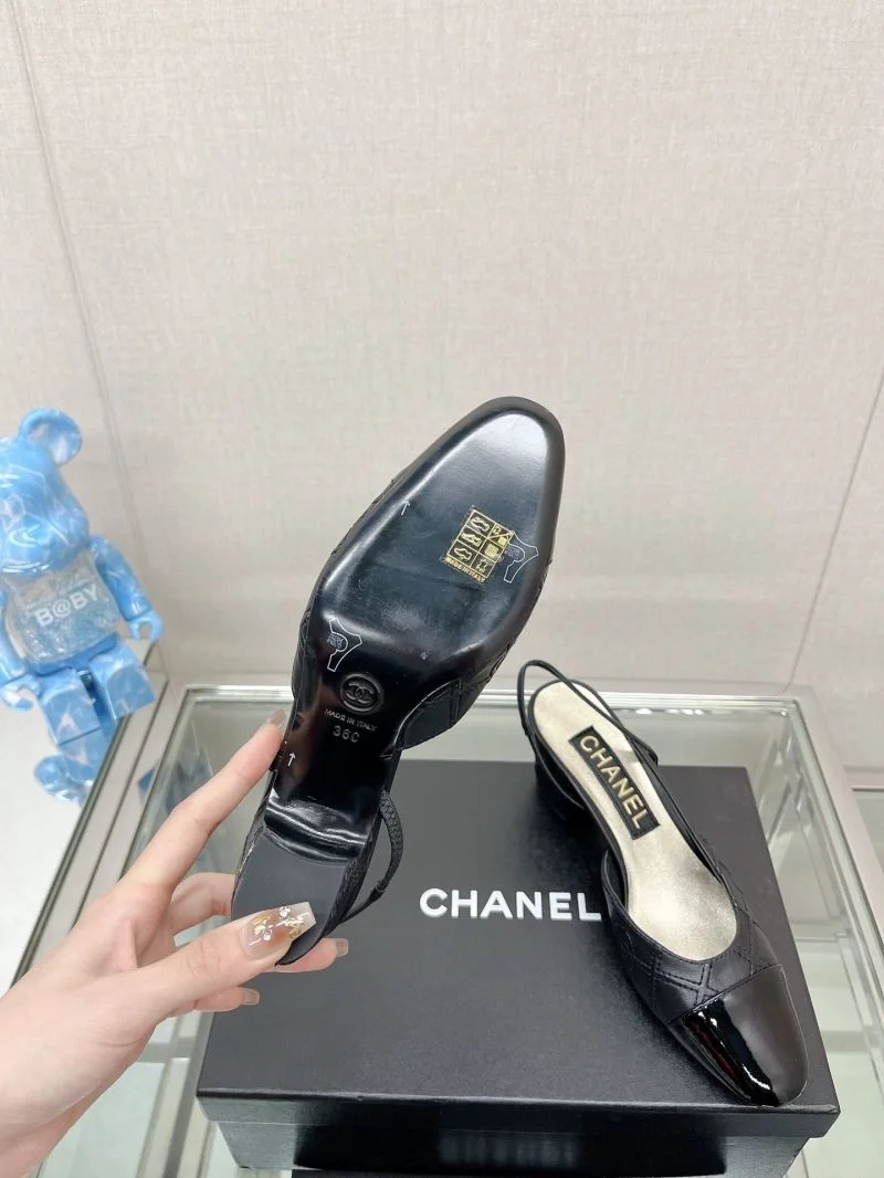 Top mirror Chanel Sandals