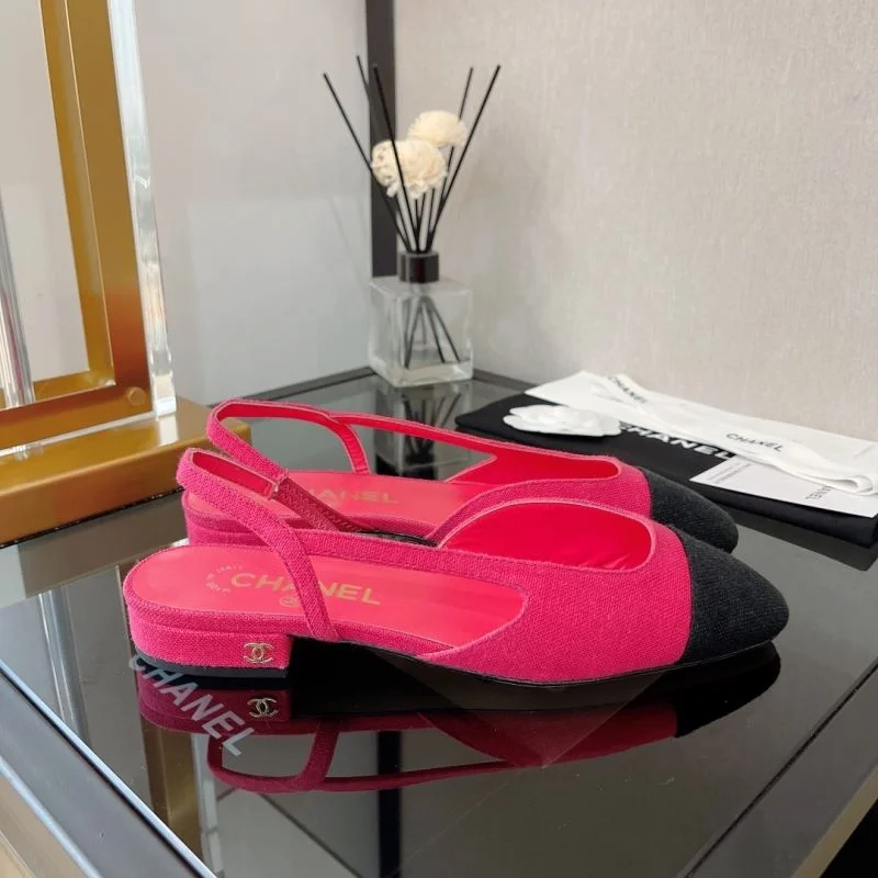 Top match Chanel Sandals