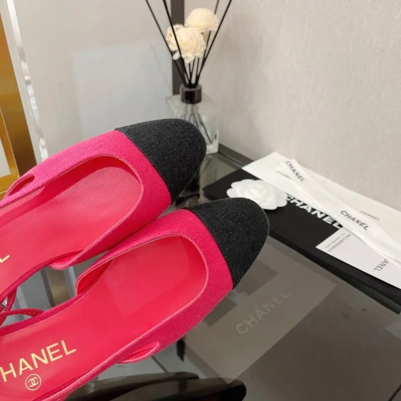 Top match Chanel Sandals