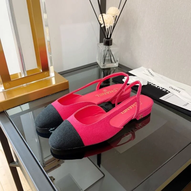 Top match Chanel Sandals
