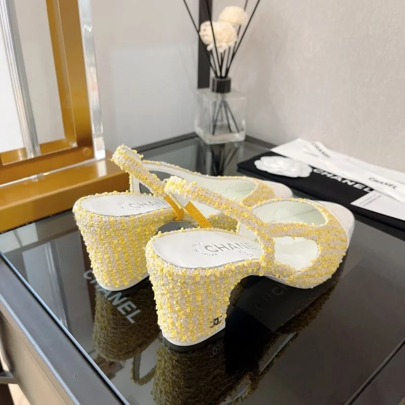 Top mirror Chanel Sandals