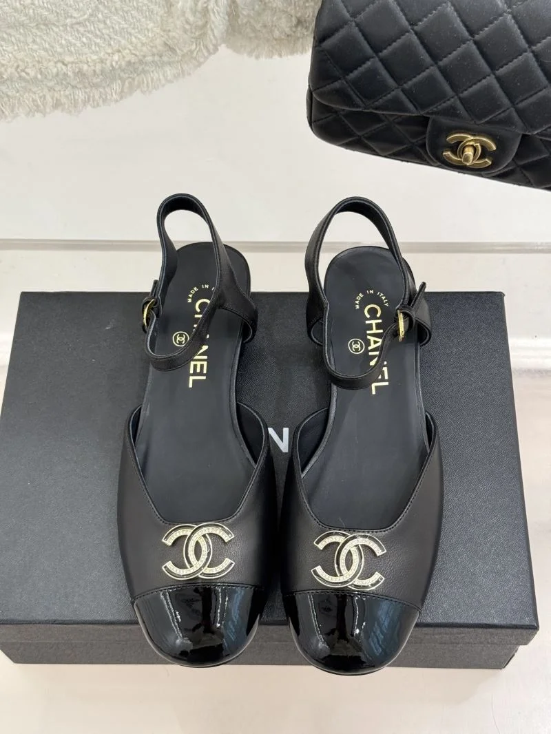 Top mirror Chanel Sandals