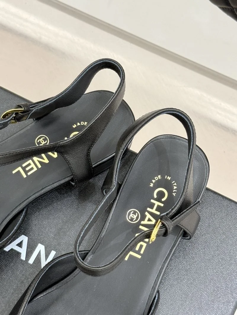 Top mirror Chanel Sandals