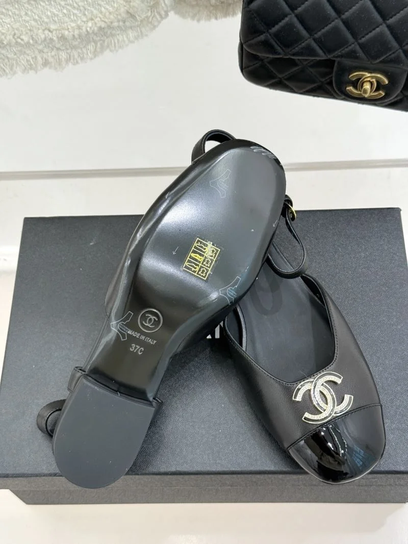 Top mirror Chanel Sandals