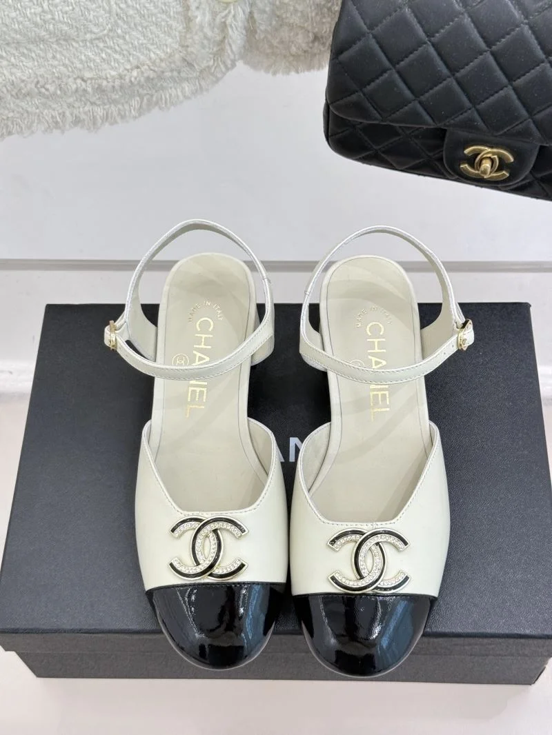 Top mirror Chanel Sandals