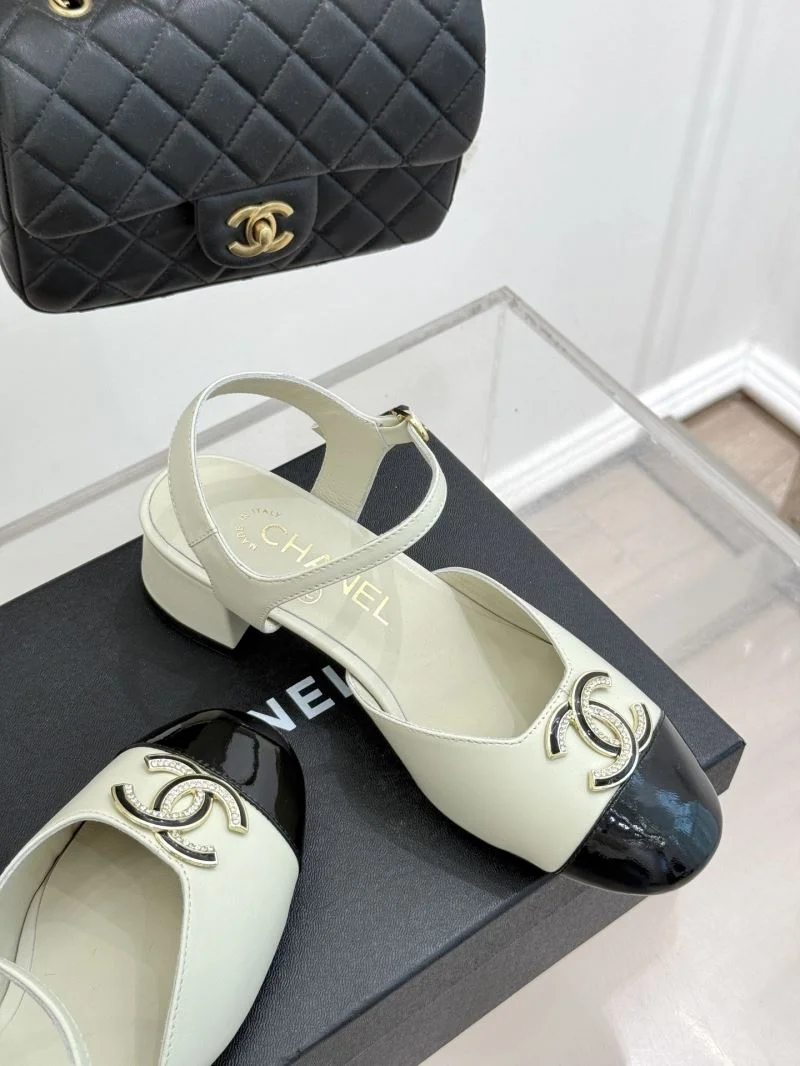 Top mirror Chanel Sandals