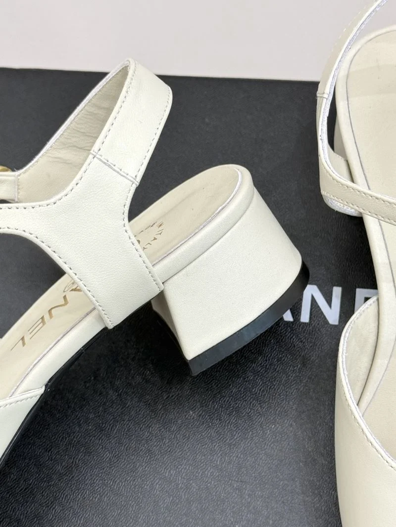 Top mirror Chanel Sandals