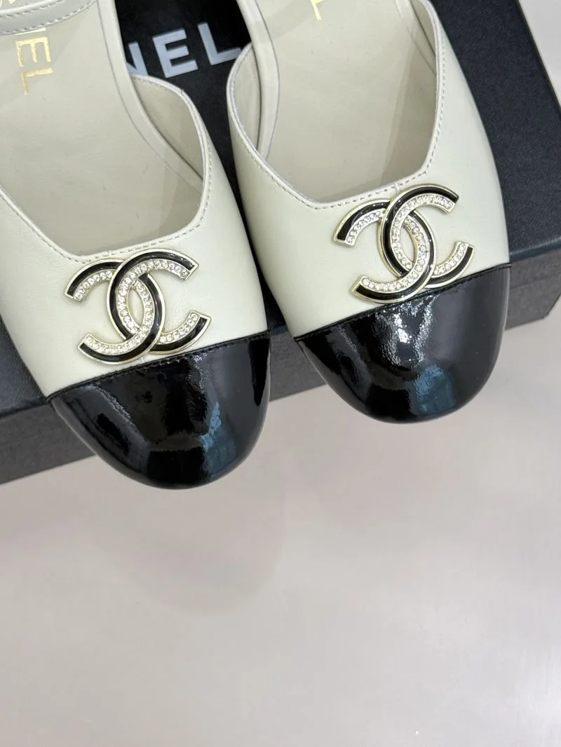 Top mirror Chanel Sandals