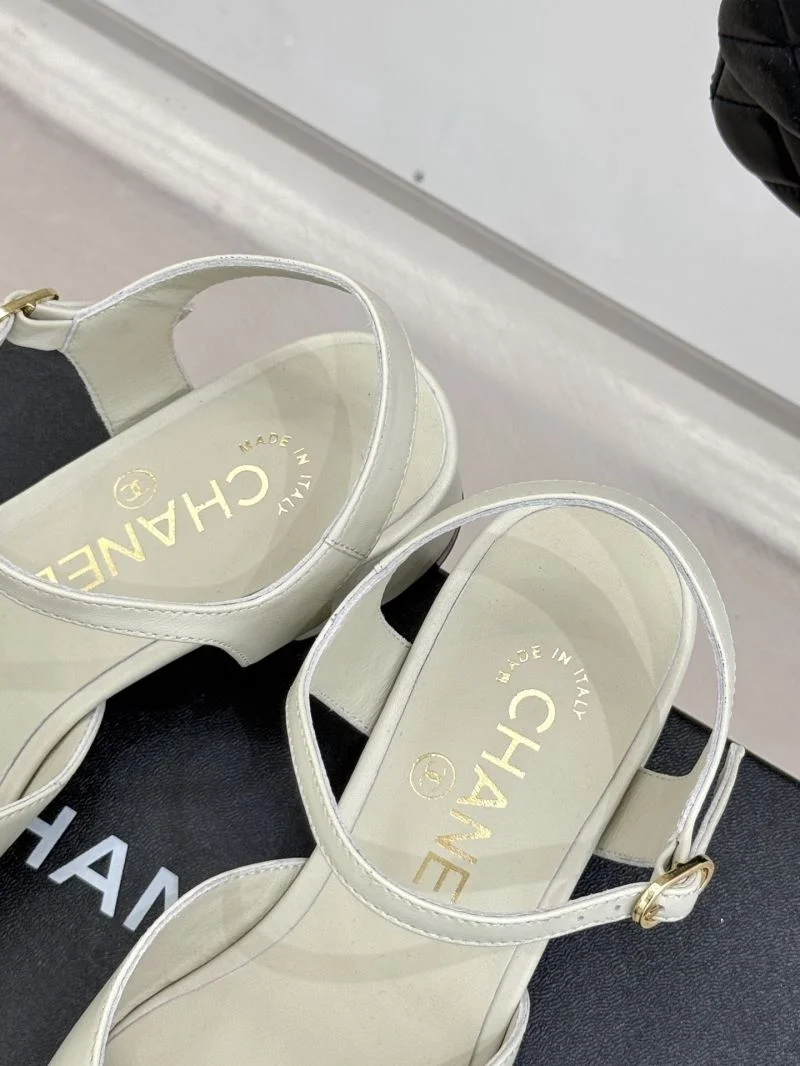 Top mirror Chanel Sandals