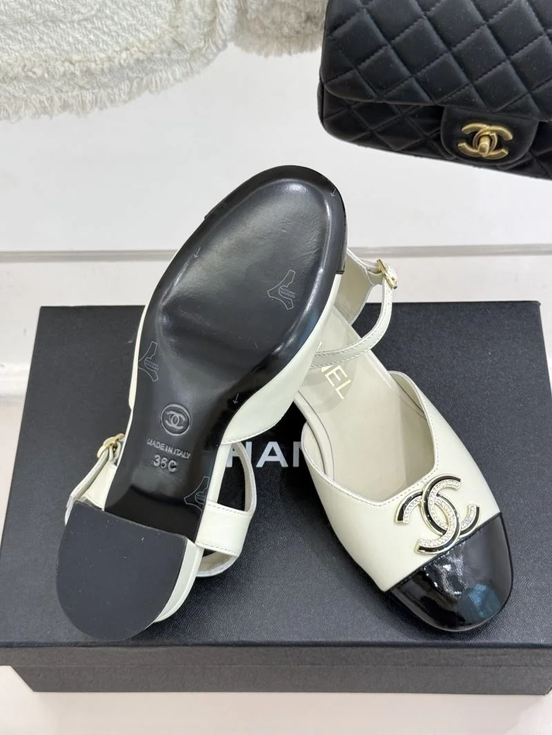 Top mirror Chanel Sandals