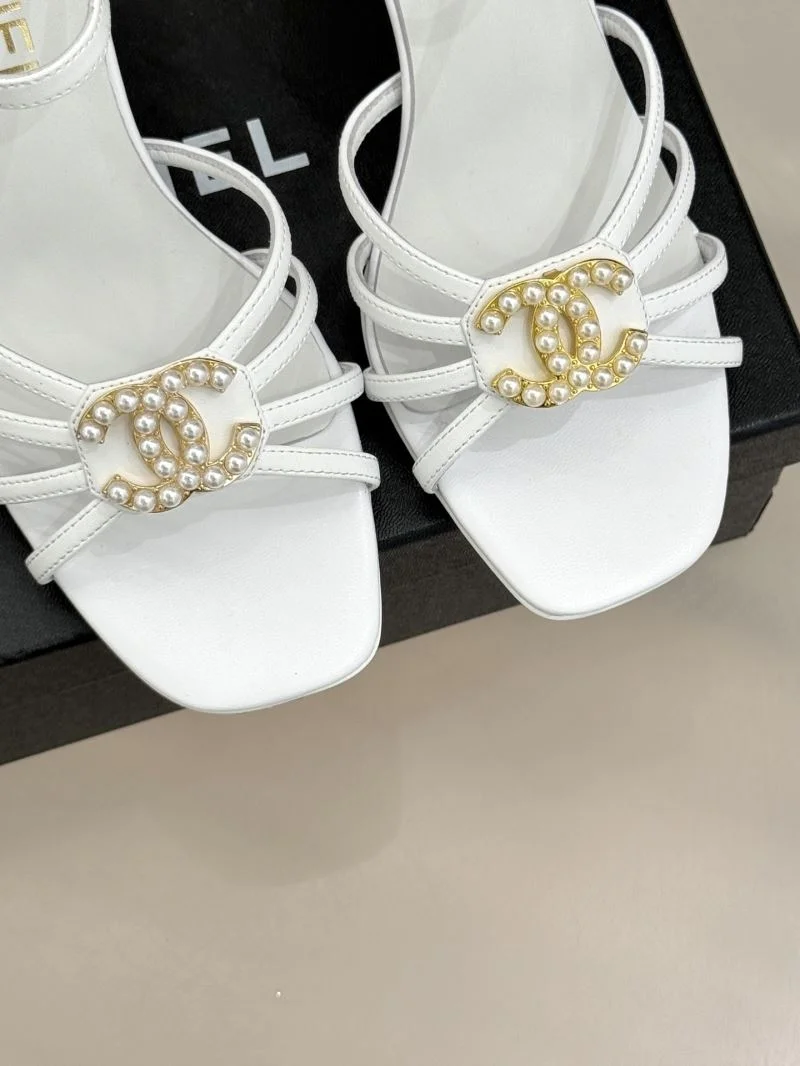 Top mirror Chanel Sandals