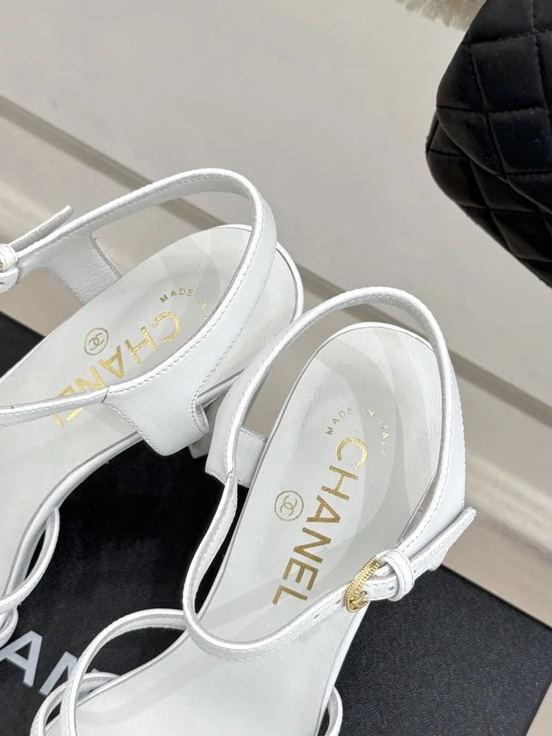 Top mirror Chanel Sandals